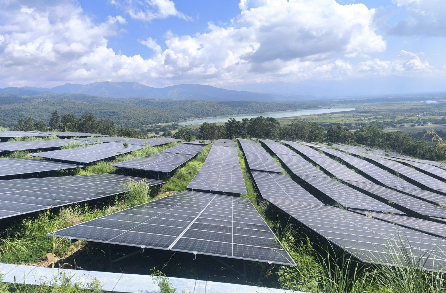 Aboitiz Renewables energizes 92.55-MWp San Manuel solar power plant ...
